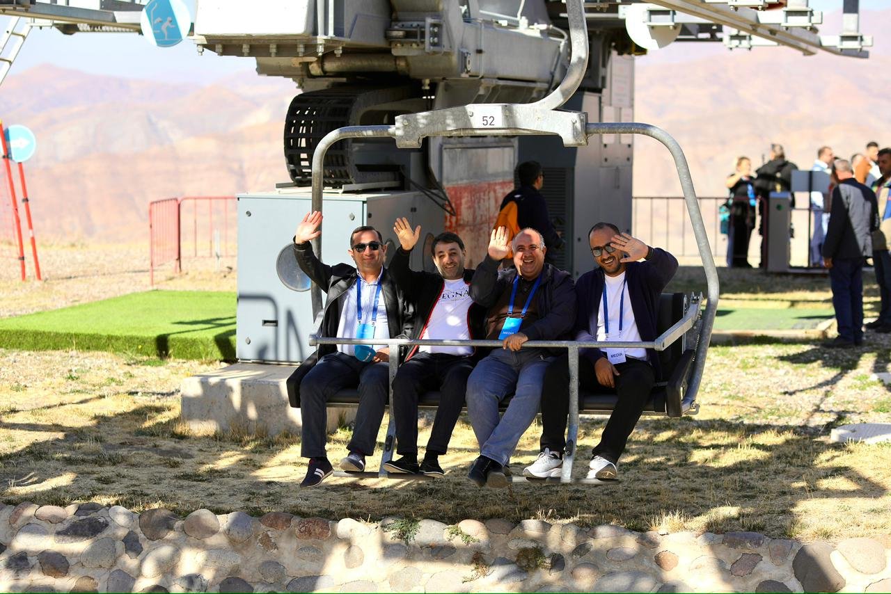 Azərbaycanda “Üzən ada”: 2 500 metr yüksəklikdə yerləşir - REPORTAJ ...